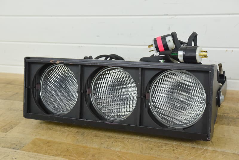 ETC Source Four MultiPAR-3 Three Cell MultiPAR Striplight | Reverb