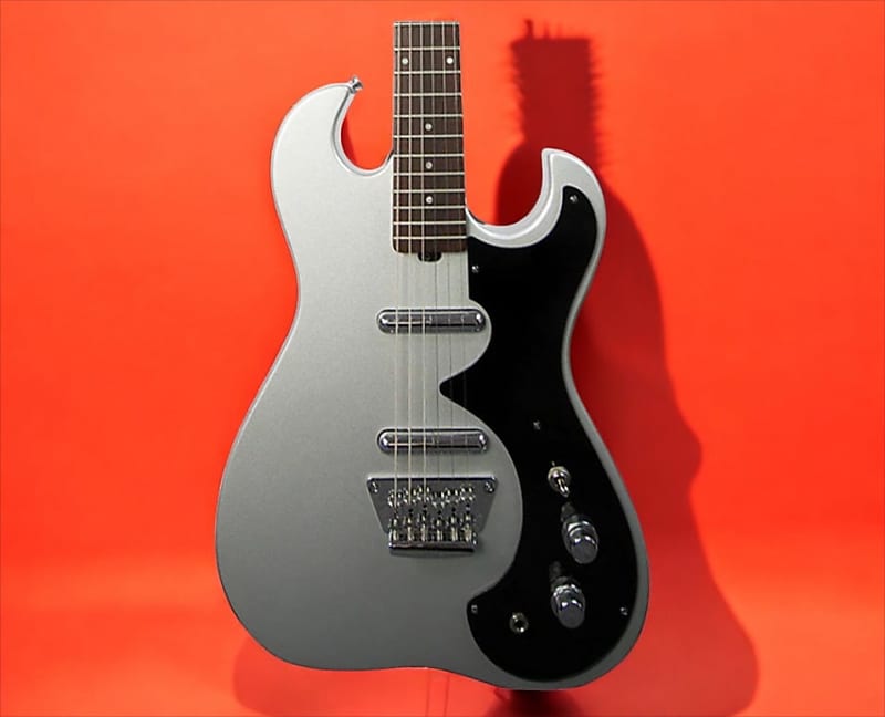 Silvertone 1449 Reissue – Retro Vibes in Dazzling Silver | Reverb UK