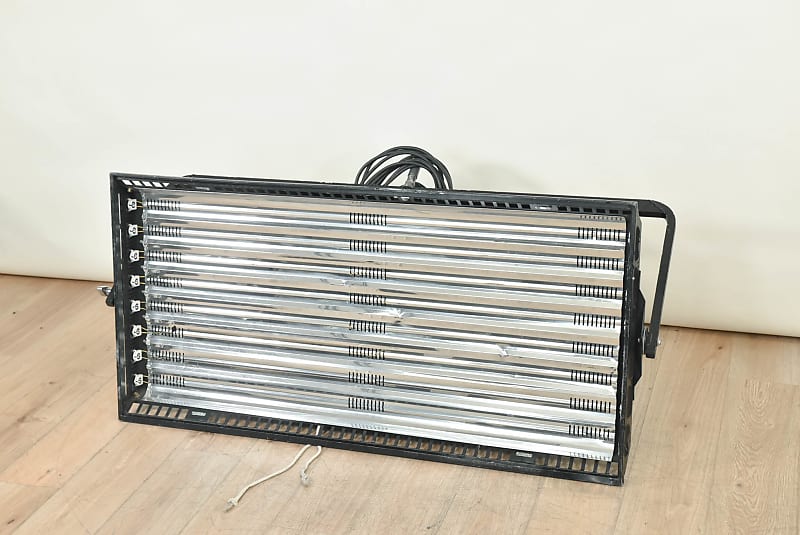 Kino Flo Image 80 DMX Light Fixture (No Lamps) CG006ES | Reverb