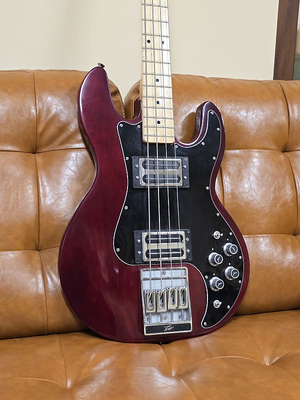 Peavey T-140 1982 - Cherry | Reverb Canada