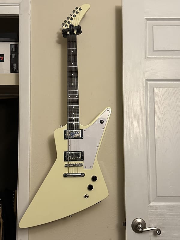 70's Explorer Style Guitar- White - Unbranded With Epiphone | Reverb