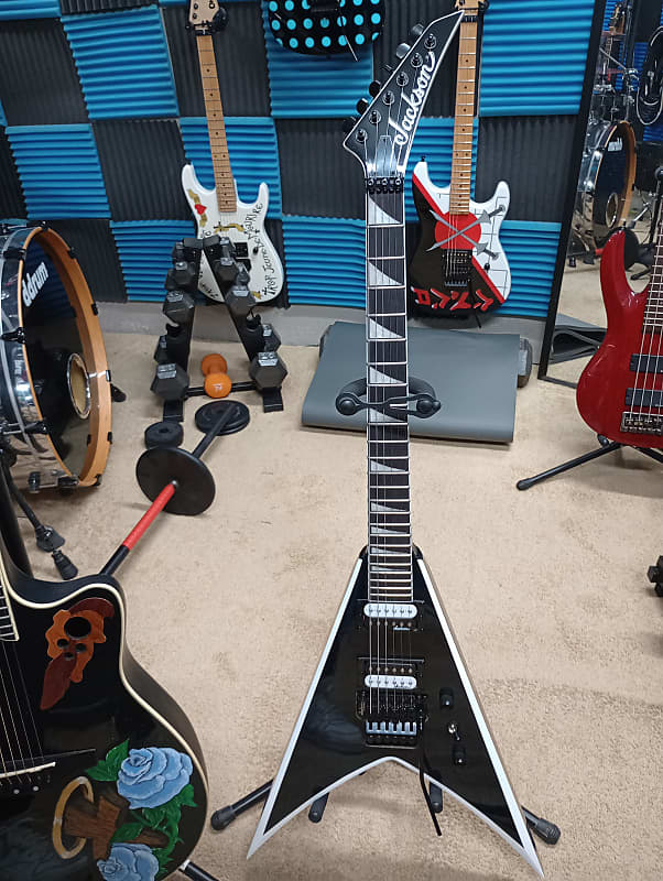 Jackson Randy Rhoades flying V 2000,s - Black and white | Reverb