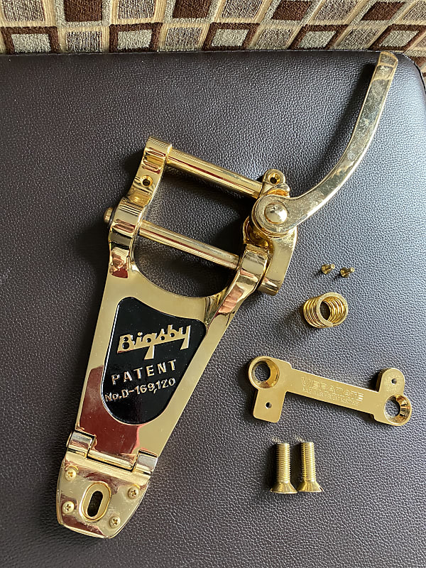 Bigsby Bigsby B7 & Vibramate V7 GOLD Tremolo Kit Gold | Reverb