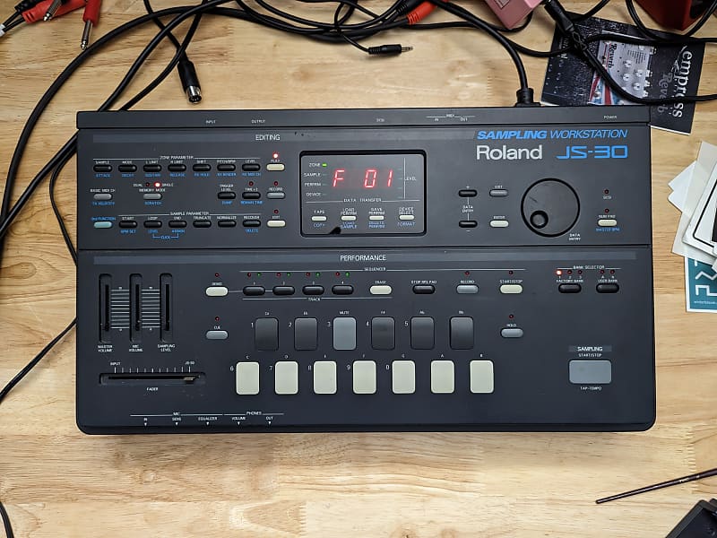 Roland JS-30 // 8-Bit Sampler | Reverb