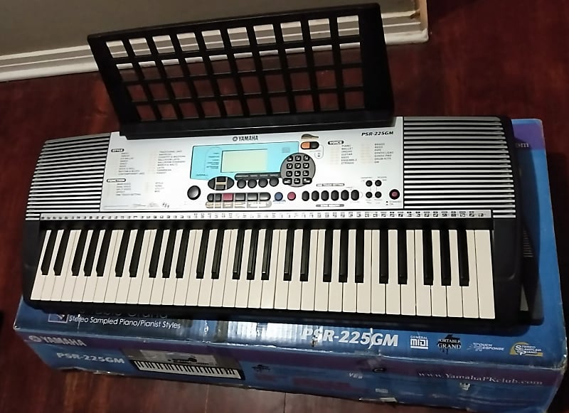 Yamaha PSR-225GM Keyboard Piano Synth Workstation MIDI 61 | Reverb