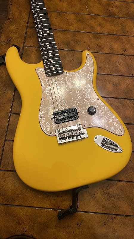 Fender Tom Delonge Signature Stratocaster | Reverb