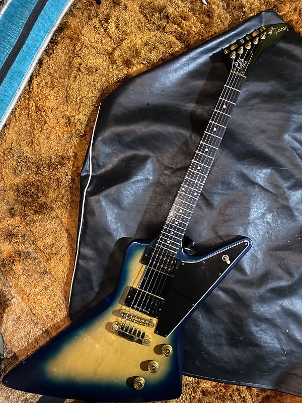 Gibson E2 Explorer 1982 Turquoise sun burst | Reverb