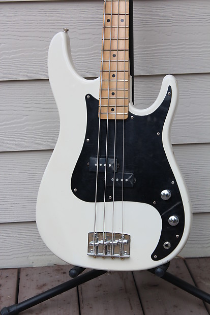 Peavey USA Vintage Fury 4 String Electric Bass White Finish | Reverb