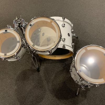 DW Performance Series 4 Piece Bop Kit Drum Set in White Gloss | Reverb