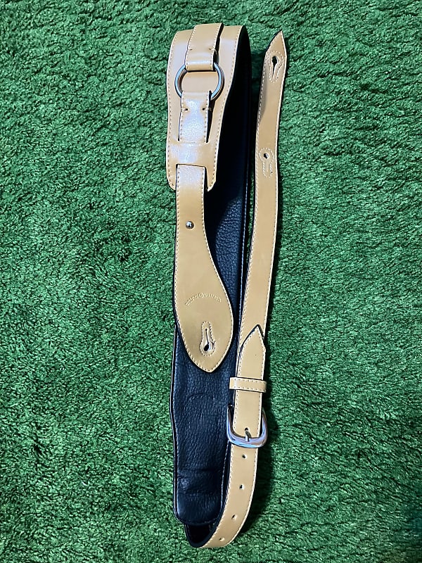 Walker & Williams G-817 Rye Tan Harness Ring | Reverb Canada