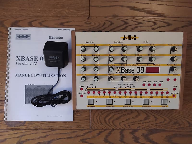 JoMox XBase 09 | Reverb