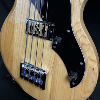 Supro 2041AN Huntington I 4-String Short Scale Bass Guitar | Reverb