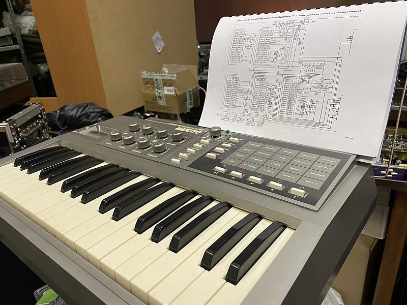 Formanta Maestro polivoks filter high resonance (Studio | Reverb