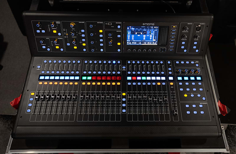 Midas M32 Live DL32 and Flight Cases | Reverb