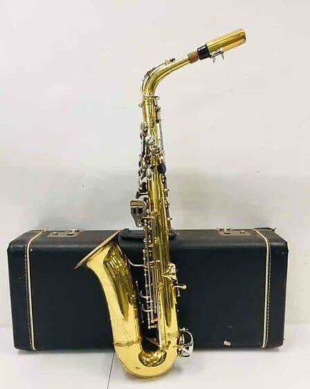 Majestic Italy saxophone with case/neck/mouthpiece, Good | Reverb
