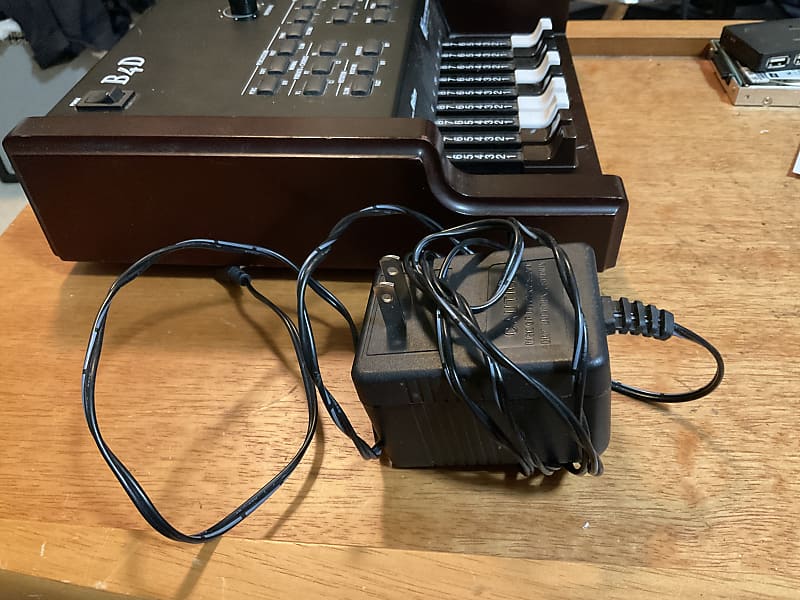 Native Instruments B4D Wood trimmed | Reverb