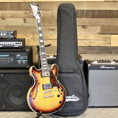 D'Angelico Premier Mini DC XT -- Sweetwater Exclusive Ltd | Reverb UK