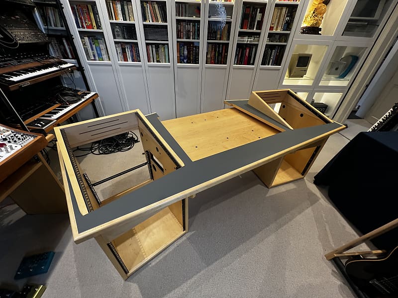 Studioracks desk for 16-32 input console and 48U front | Reverb UK