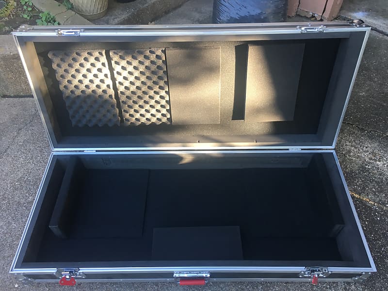 AWESOME GATOR 61 KEY Keyboard Case with wheels (MSRP $879.00) | Reverb