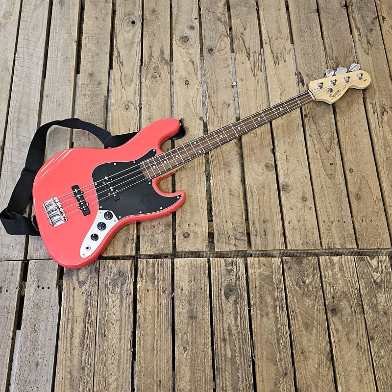 Bass Guitar Squier Jazz Bass, Red USED! RKSQR060923 | Reverb