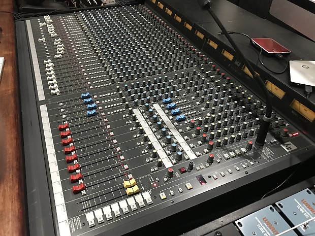 Soundcraft K2. 24 Ch+ 4 stereo Ch + 8bus | Reverb