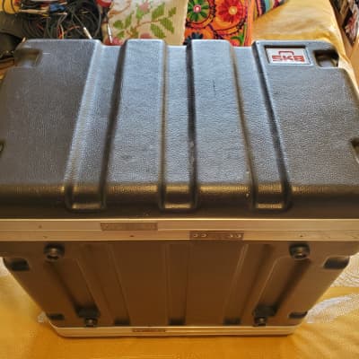 SKB 8u rackmount flight case Pre 2000 - Black | Reverb UK