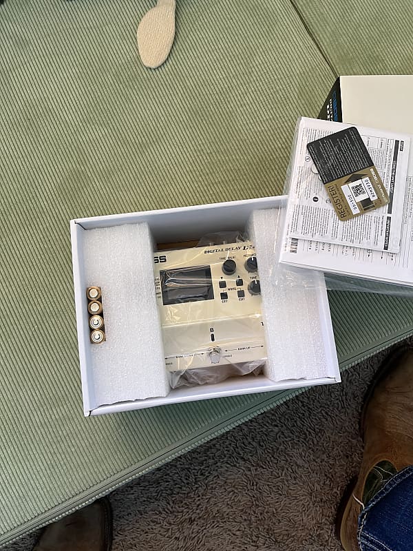 Brand New Boss DD-500 Digital Delay | Reverb