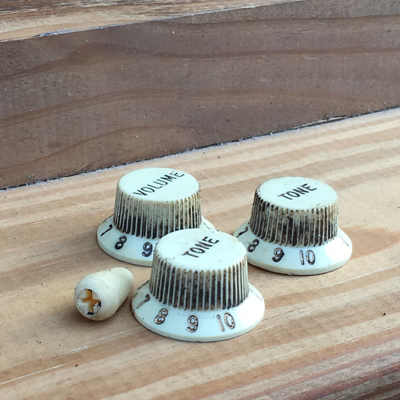 3 Spoke Fender Vintage Reissue Strat Guitar Custom Knobs | Reverb