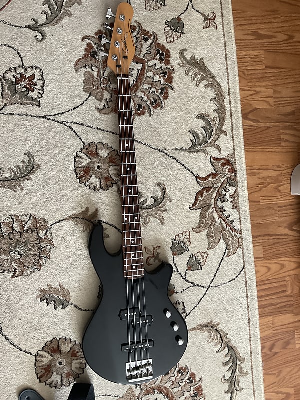 Godin Freeway 4 90s Black | Reverb