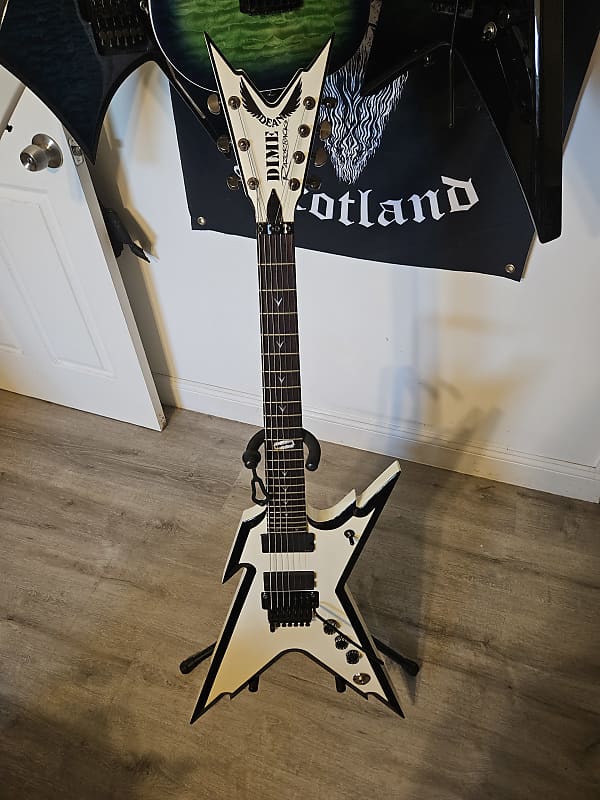 Dean Razorback 7 255 2013 - Pearl White | Reverb