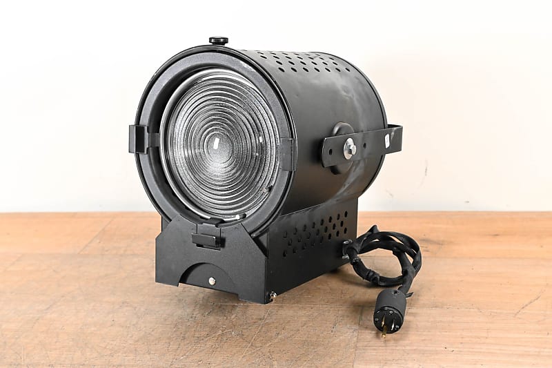 Altman 75Q 1000W 8" Fresnel Stage Light Fixture | Reverb Canada