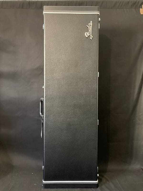 Fender Classic Series Hard case For bass Precision and Jazz | Reverb