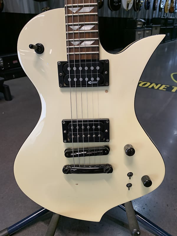 Used Fernandes Ravelle Dlx w/case | Reverb