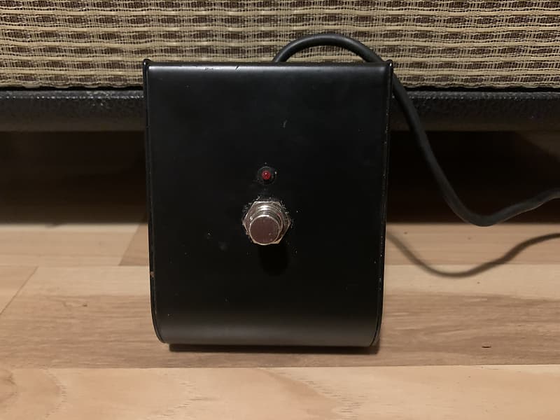 Universal Footswitch (15ft) | Reverb