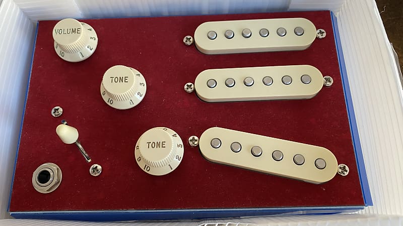 Kinman Noiseless Strat Pickups - Blues Set - Factory Wired | Reverb