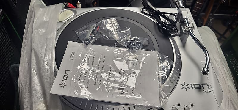 ION USB Turntable TYISB TURNTABLE 2009 - Siver | Reverb
