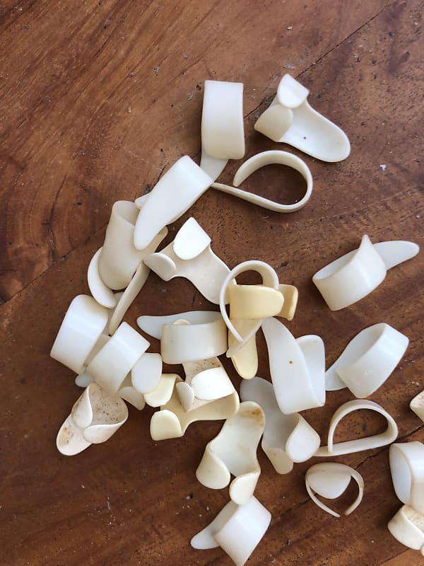 Cream plastic picks from the 1950s - 14 finger picks, 15 | Reverb