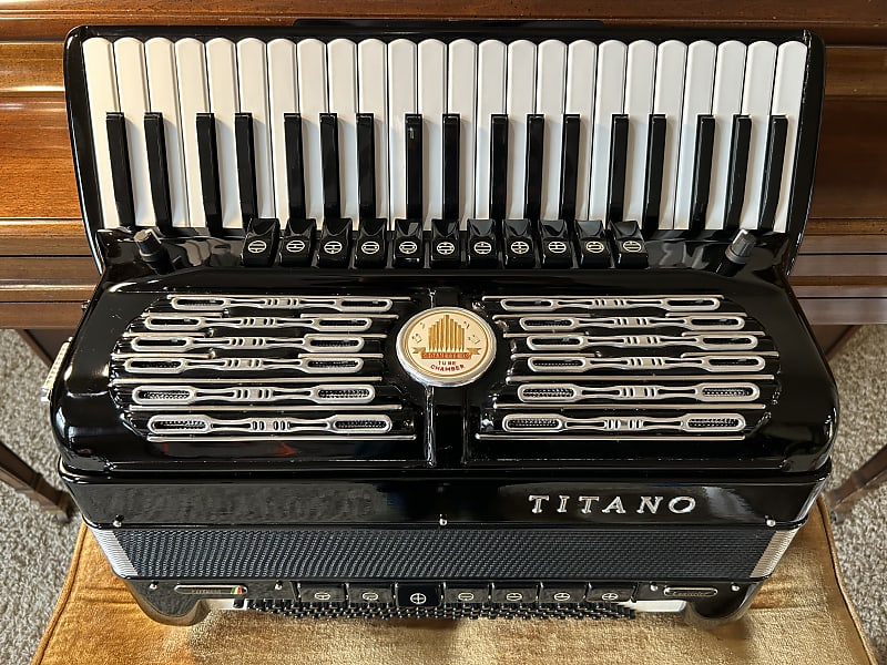 Black Titano Virtuoso Converter Piano Acordeão LMMH 41 120 | Reverb