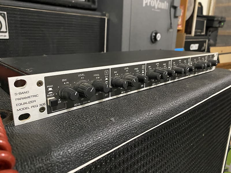 Behringer PEQ 305 Parametric Equalizer | Reverb
