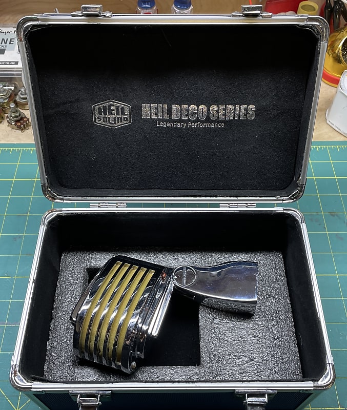 Heil "The Fin" dynamic vocal microphone | Reverb