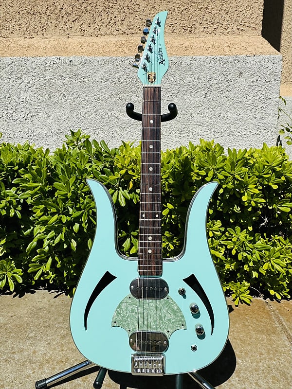 Austin II Jon Trickey Custom Austin II 2023 - Fender Sea foam | Reverb