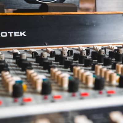 Neotek Series 1/1E Recording Console 16 Channel | Reverb