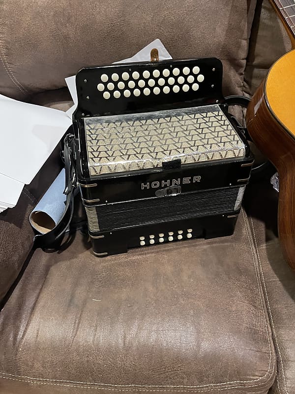 Hohner pree-corona vintage Pre-Corona Black GCF ORIGINAL Pre | Reverb