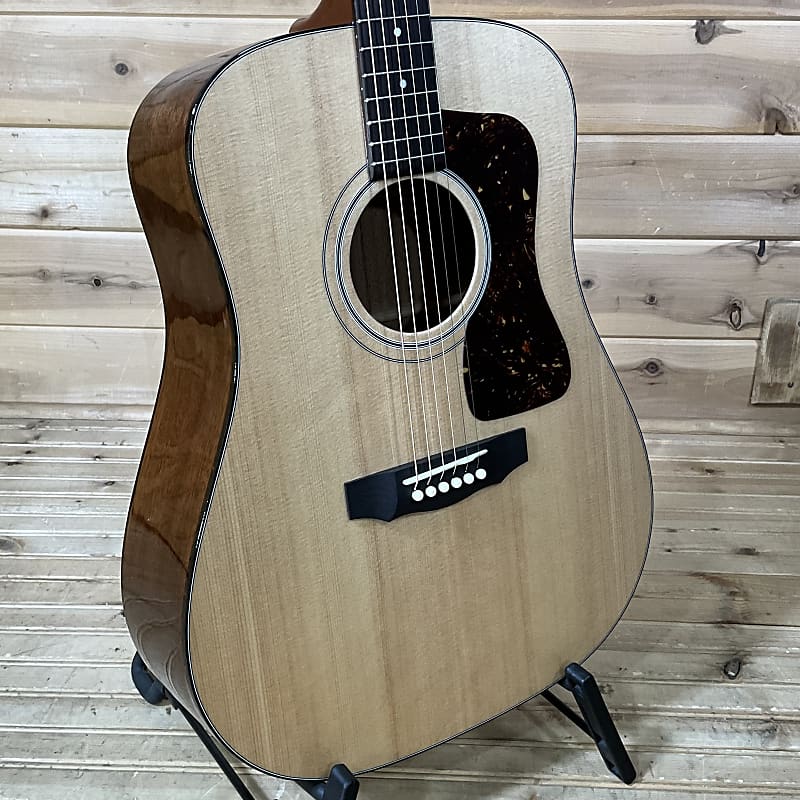 Guild D-40 Traditional Acoustic Guitar - Natural | Reverb