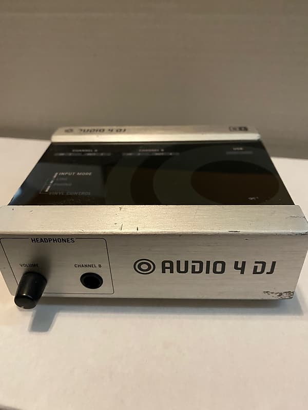 Native Instruments Audio 4 DJ 2010 - Silver - Traktor Scratch | Reverb