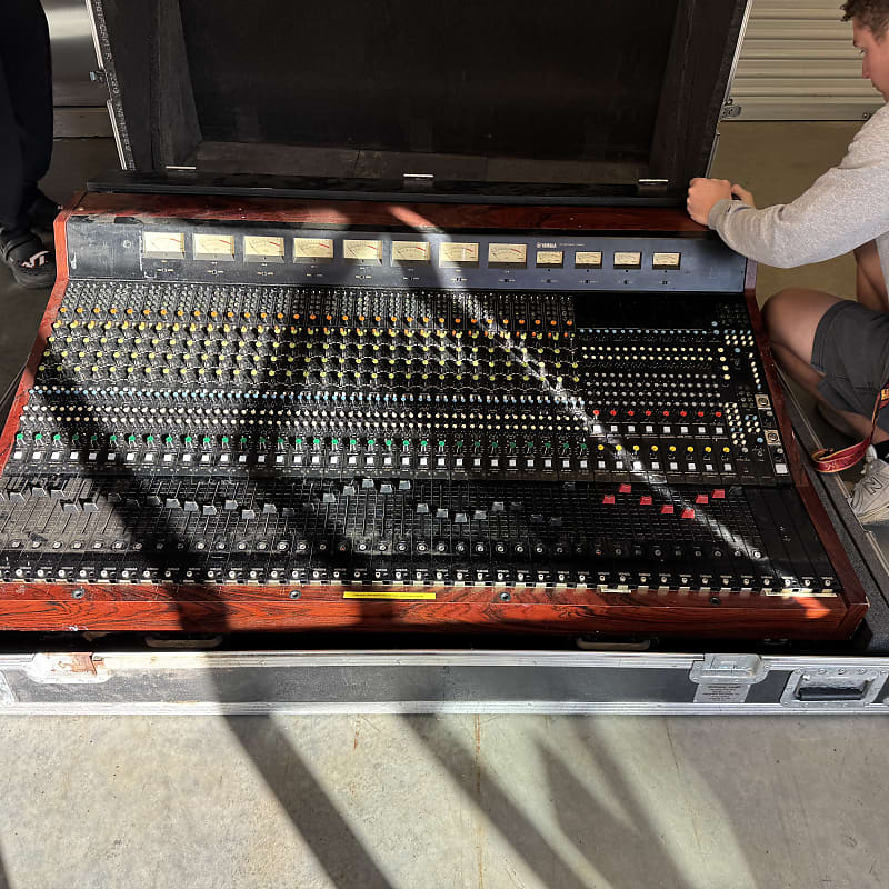 Yamaha PM-2000 32-Channel 8-Bus Mixing Console 1970s - Black | Reverb