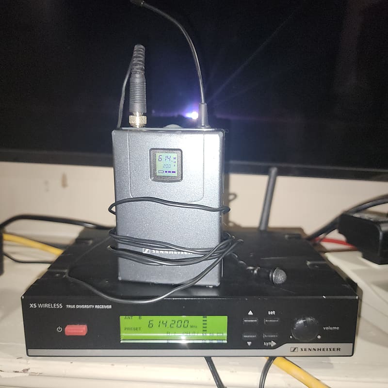 Sennheiser XS Wireless True Diversity Receiver System EM10 w/ | Reverb