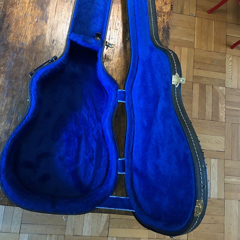 Guild Dreadnought Case 4520 for 6 or 12 string acoustic - | Reverb