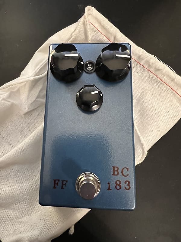Middleton Pedals Bc183 fuzz face clone 2024 - Blue | Reverb