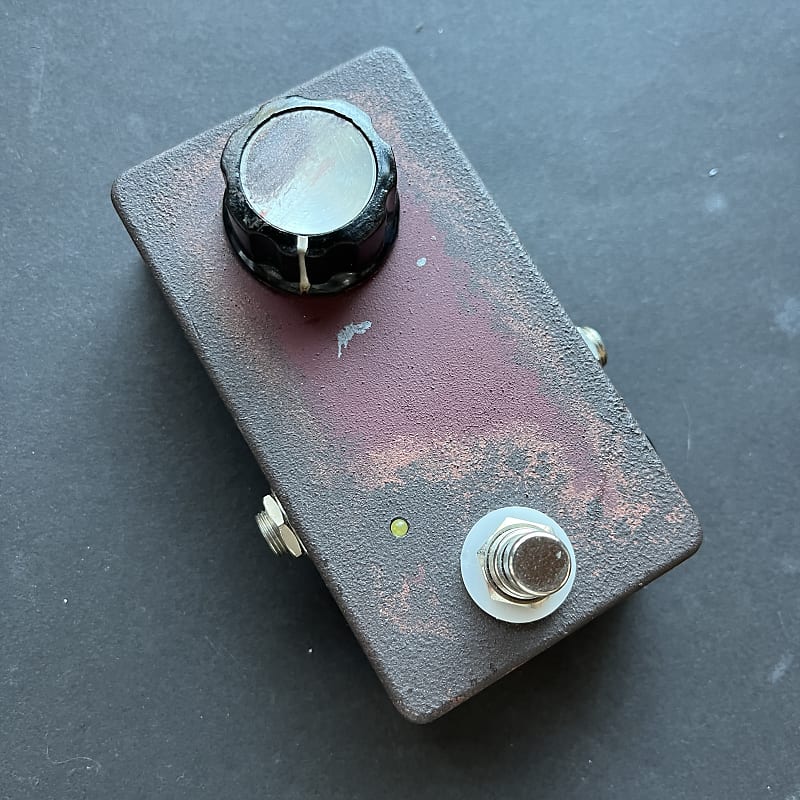 2020 Rustic 8-Bit Gated Fuzz Pedal – Handcrafted Boutique | Reverb UK